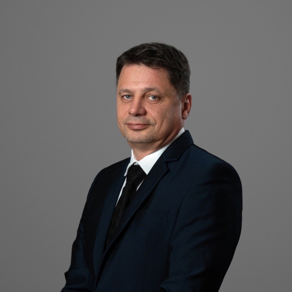 Varga Ákos - Otthon Centrum